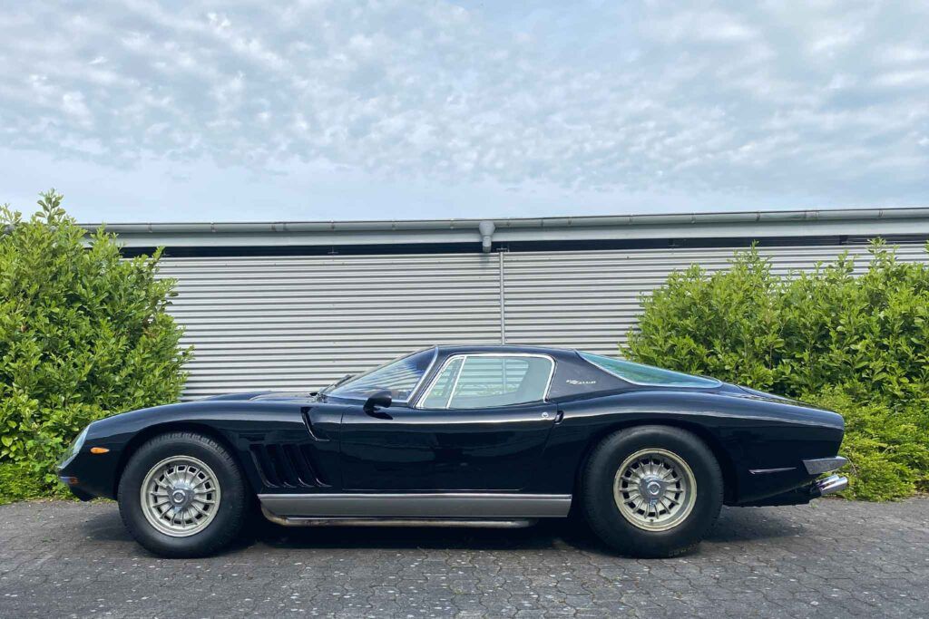 Bizzarrini GT Strada 5300 Schwarz 1968 - Lutziger Classic Cars